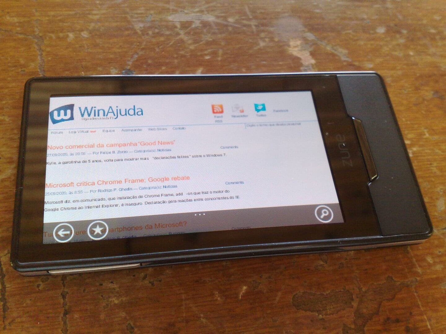 Zune HD: hardware icônico, software marcante, timing horrível ⁄ Manual ...
